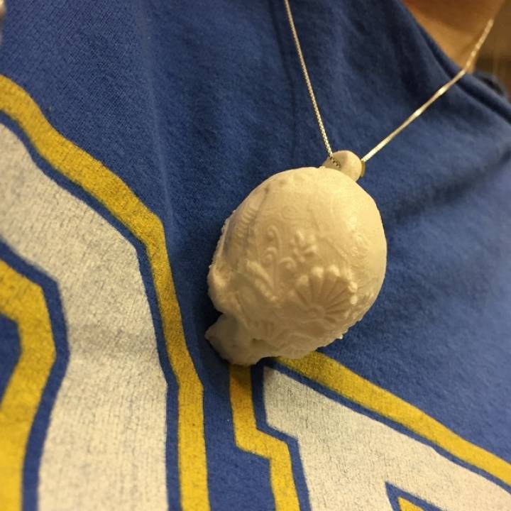 3D Printable Sugar Skull Pendant by Andy de Bruin