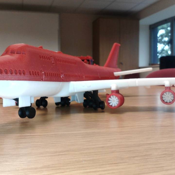 3D Printable SolidWorks-designed and printed Boeing 747 by Jan Goodrich