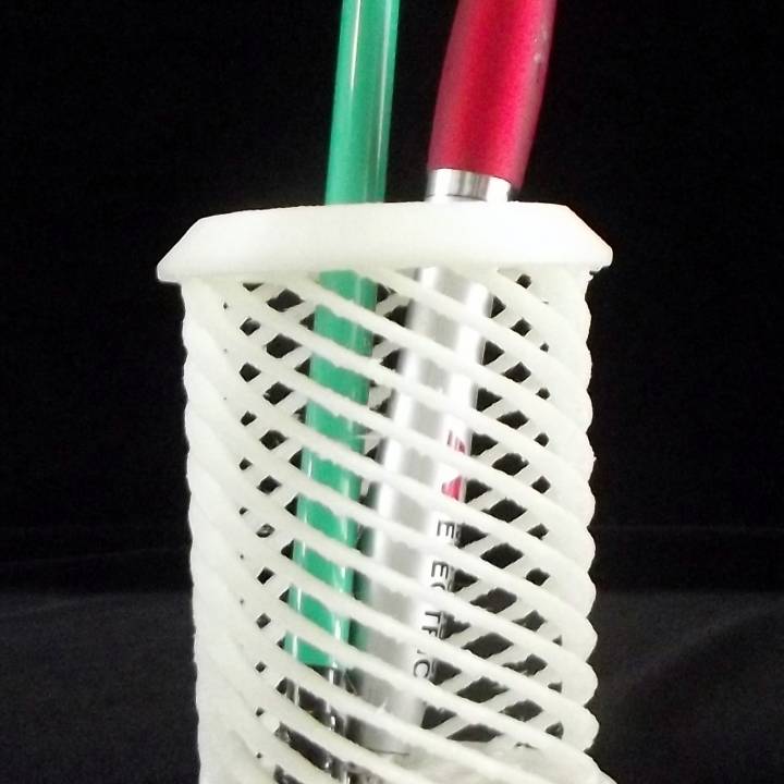 3D Printable Pen holder by Shashikantha