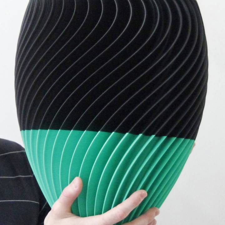 3D Printable Large Parametric Vase by gCreate