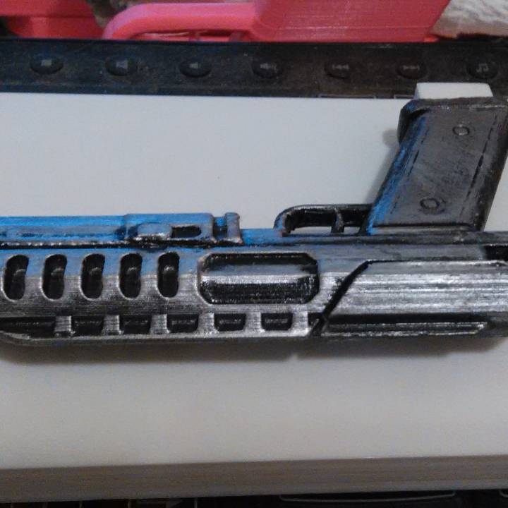 3D Printable Mini Pistol [Hollow] by xander brown
