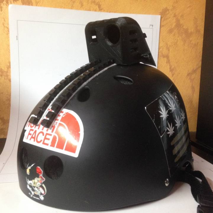3D Printable Universal Helmet Skydiving Mount for GoPro by Davide Giordano