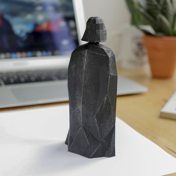 3D Printable Low-Poly Toy by Agustín Arroyo