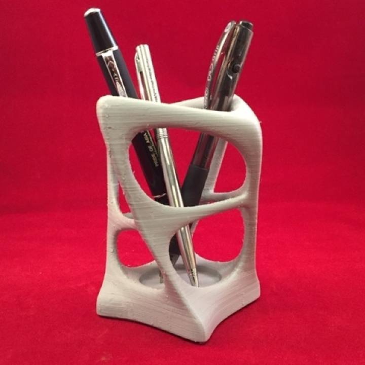3D Printable Pen container by 倪文涛