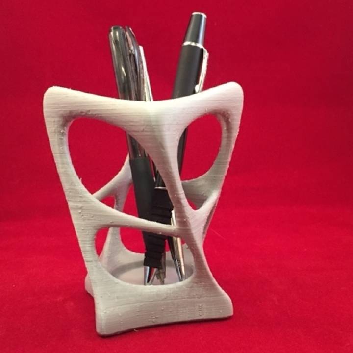 3D Printable Pen container by 倪文涛