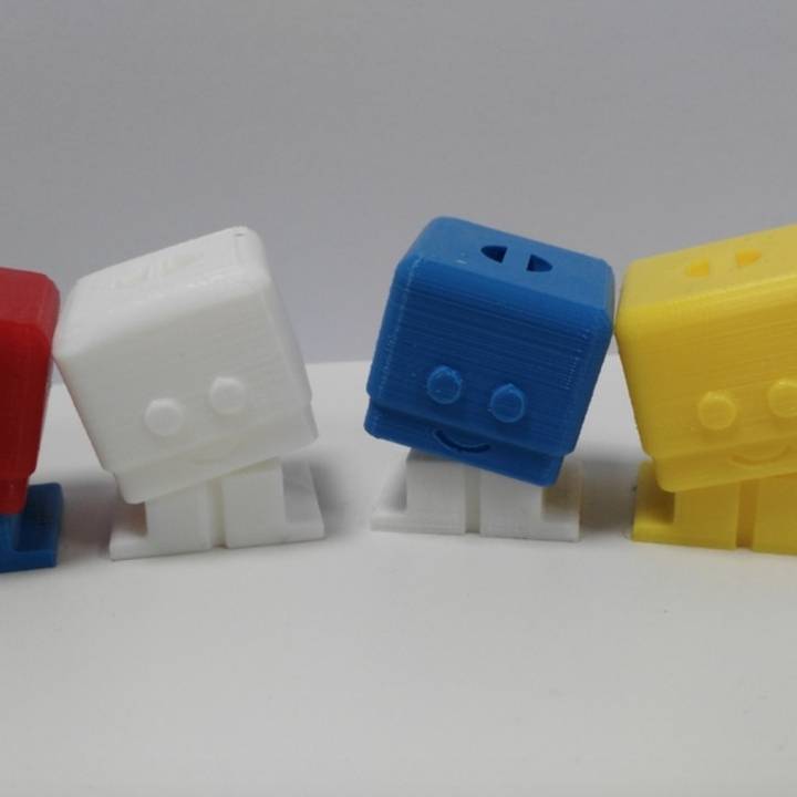 3D Printable Zowi keychain by BQ 3D