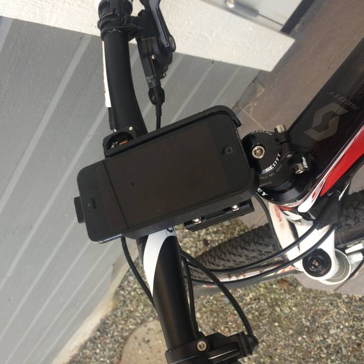 3D Printable iPhone 5 holder for bike by Tom Sørensen