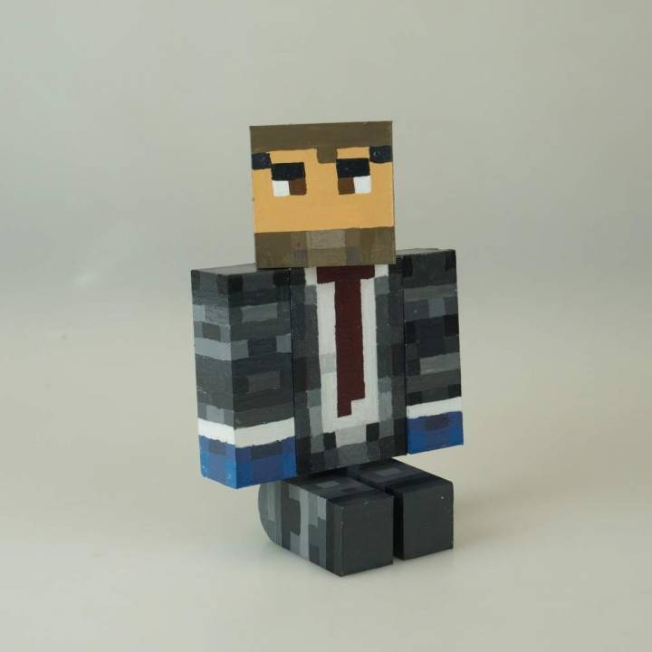 3D Printable Minecraft Mask by Valentin Lheureux