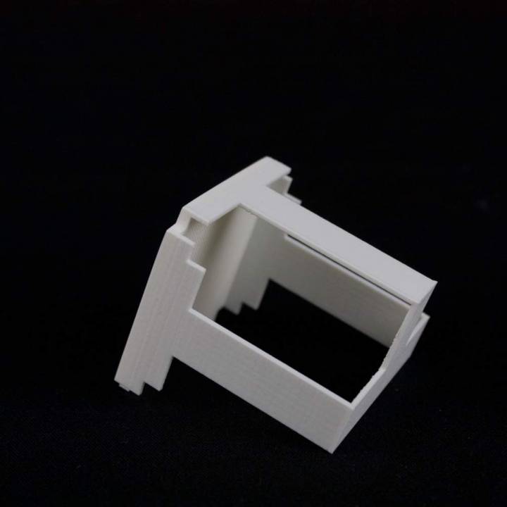 3D Printable Minecraft Mask by Valentin Lheureux