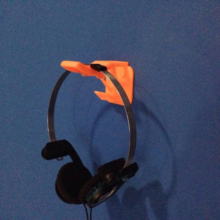 3D Printable Wall mount headphone rest by Luke Schwarz