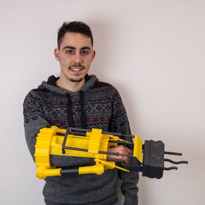 3D Printable Furious Power Fist from Fallout 4 by Simone Fontana