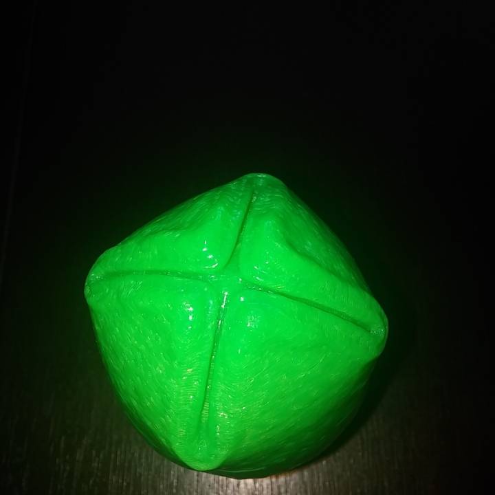 3D Printable Alien Egg Free Standing Smooth by crazyman2099