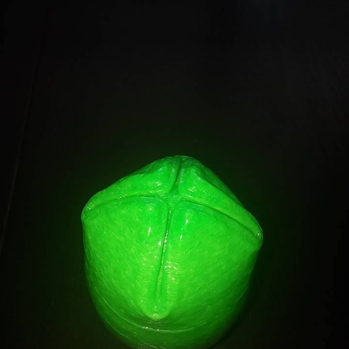 3D Printable Alien Egg Free Standing Smooth by crazyman2099