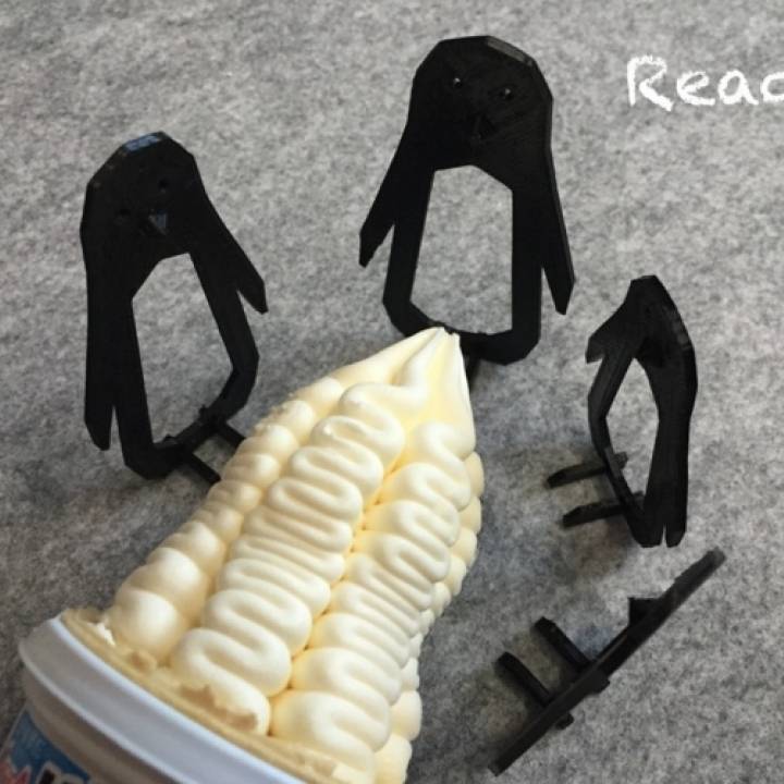 3D Printable Simple Animals 15 - Famous penguins by Da-eun Jun