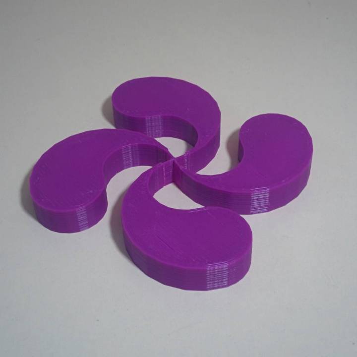 3D Printable croix basque by Pierre Berasateguy