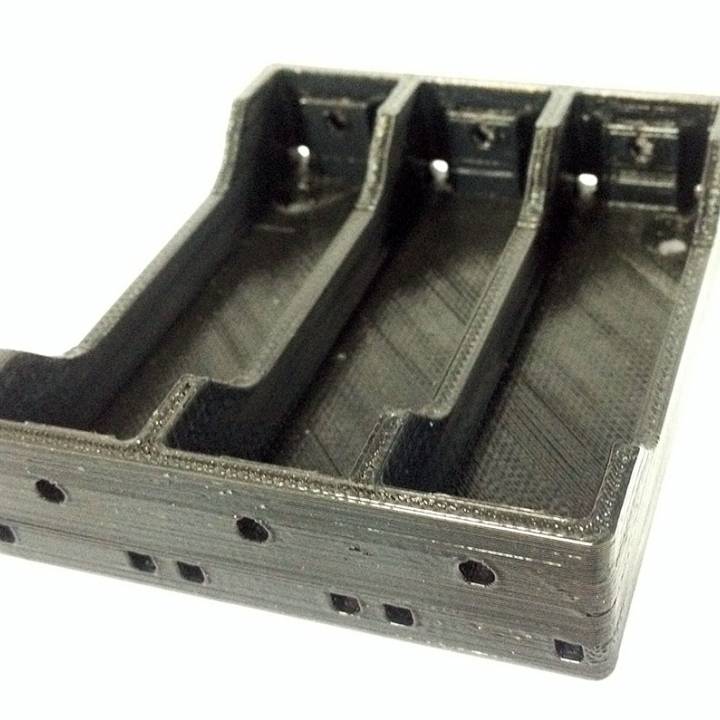 3D Printable 18650 battery holder (3x) by Frederico David Sena