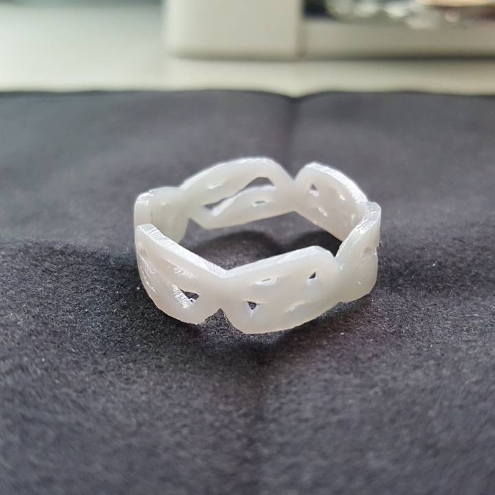 3D Printable Low poly ring 'christel' by paul