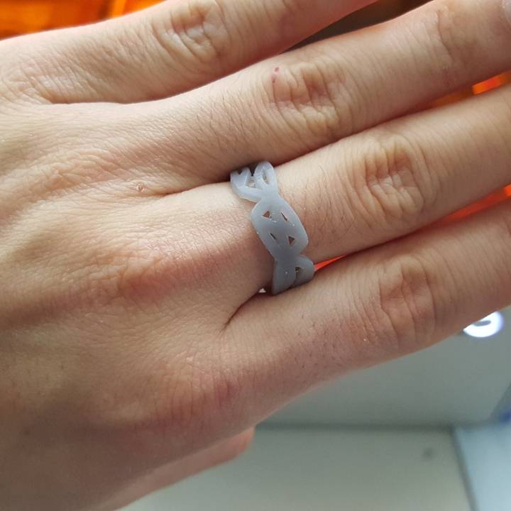 3D Printable Low poly ring 'christel' by paul