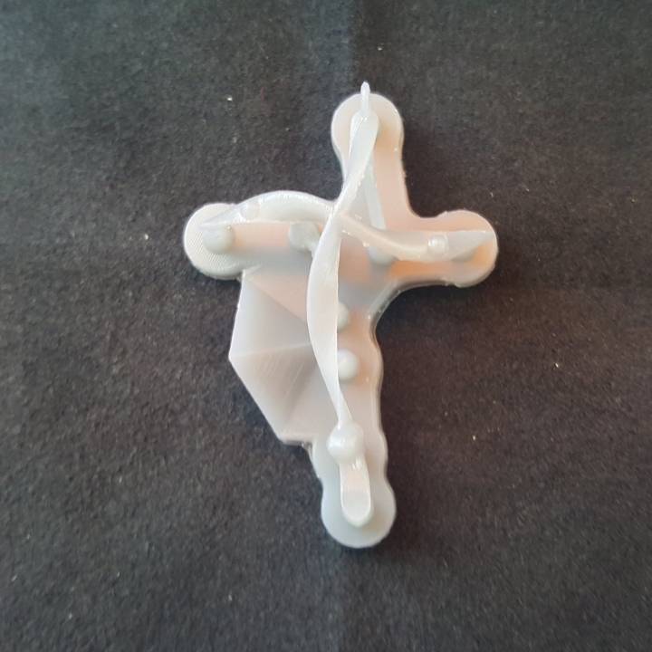 3D Printable Twisted Crucifix by Felipe aguirre