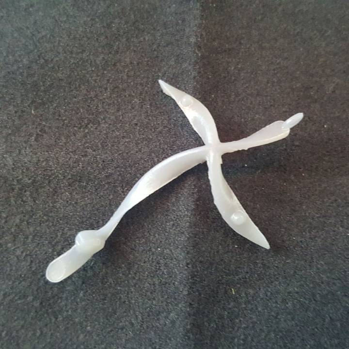 3D Printable Twisted Crucifix by Felipe aguirre