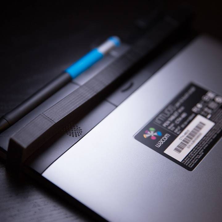 3D Printable Angle support for Wacom Intuos Pen & Touch Small by Arto ...