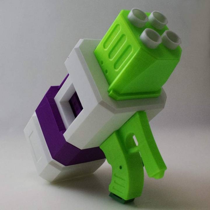 3D Printable Ratchet & Clank - R.Y.N.O by Baptiste MENANT