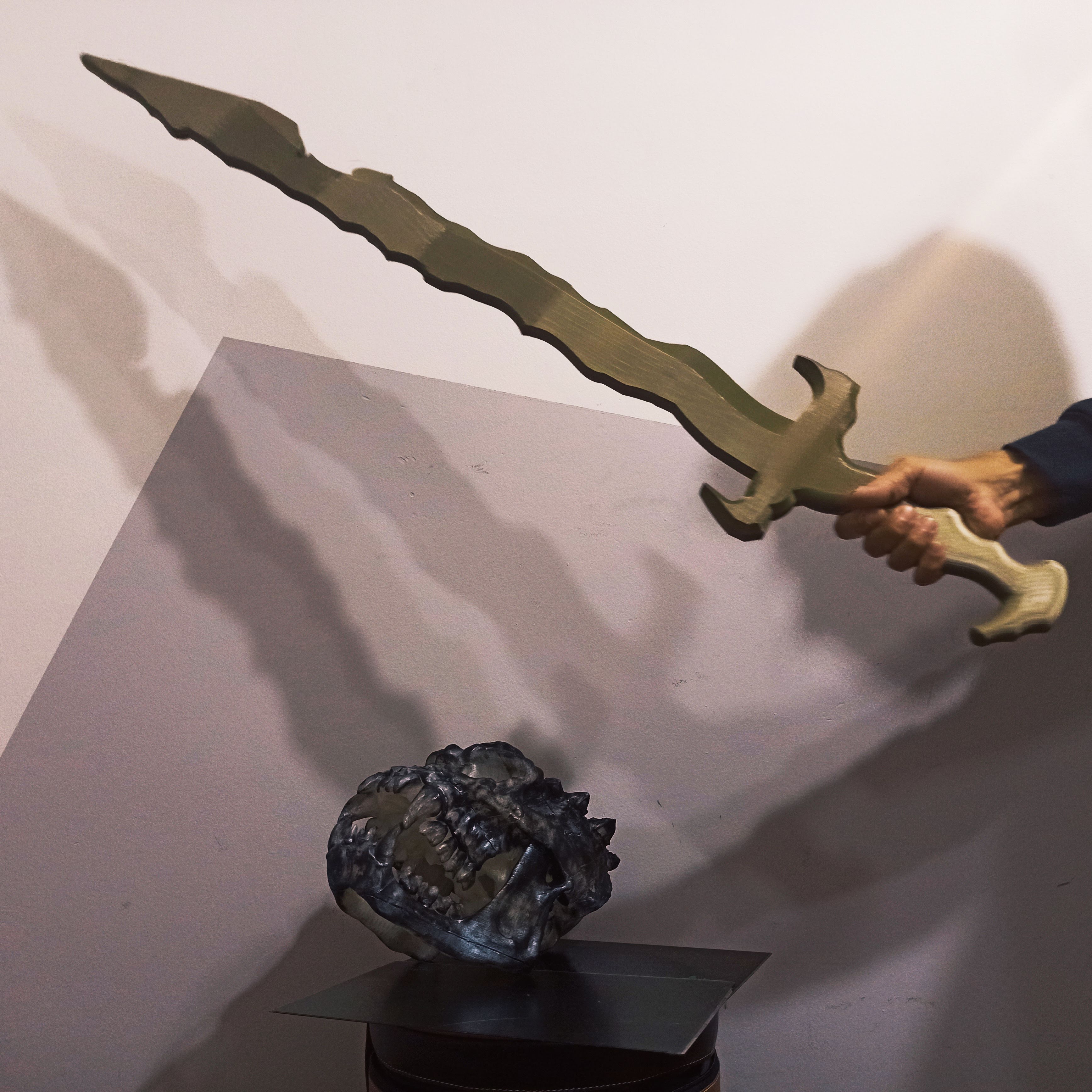 3D Printable Dreadfang Sword - Destiny by Kirby Downey