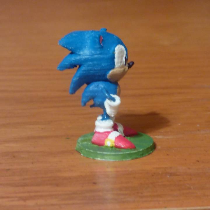 3D Printable Sonic the Hedgehog by Robert Bergeron