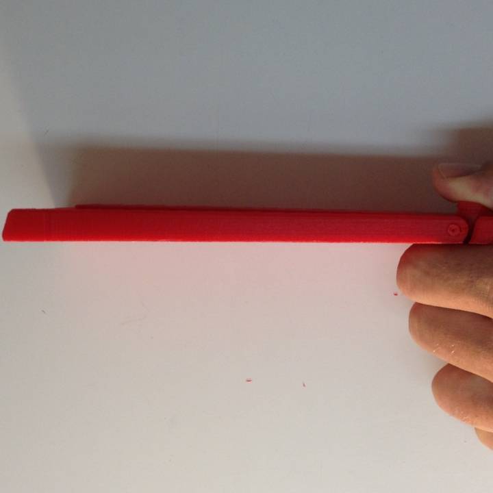3D Printable Keyboard Angle Adjuster by Lewis Manuel