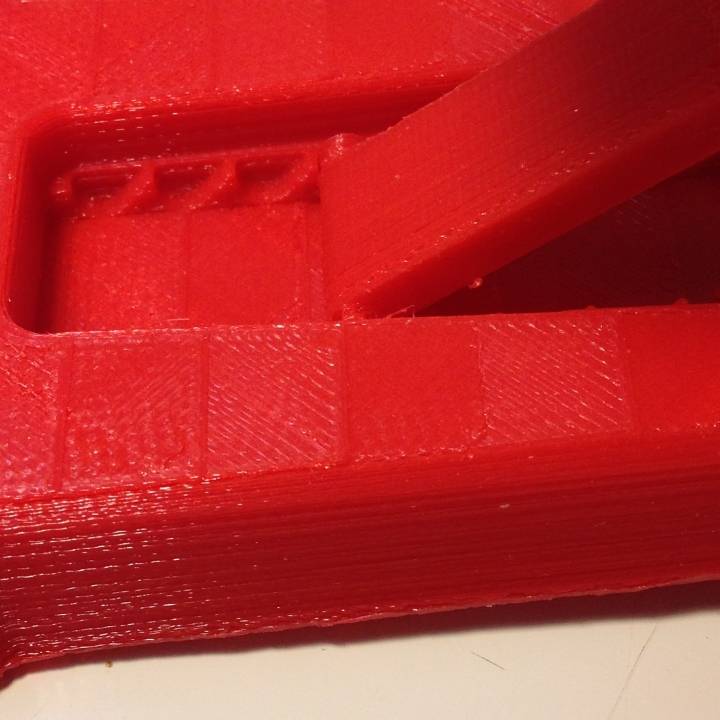3D Printable Keyboard Angle Adjuster by Lewis Manuel