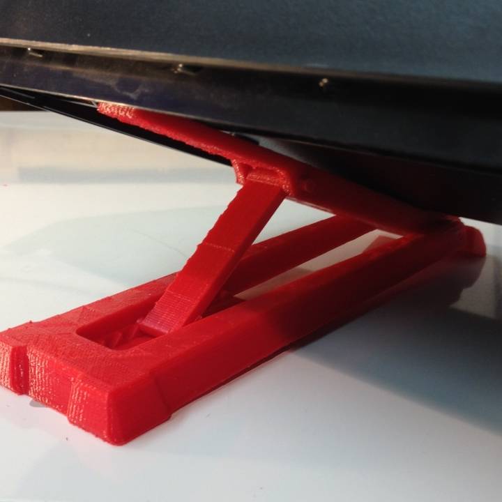 3D Printable Keyboard Angle Adjuster by Lewis Manuel