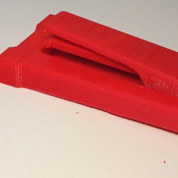 3D Printable Keyboard Angle Adjuster by Lewis Manuel