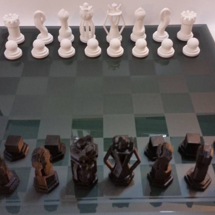 3D Printable Chess Set - Round vs Blocky by Garrett Kearney