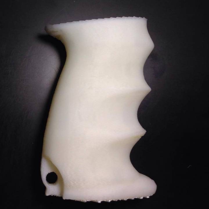 3D Printable pistol grip by Christopher Otten