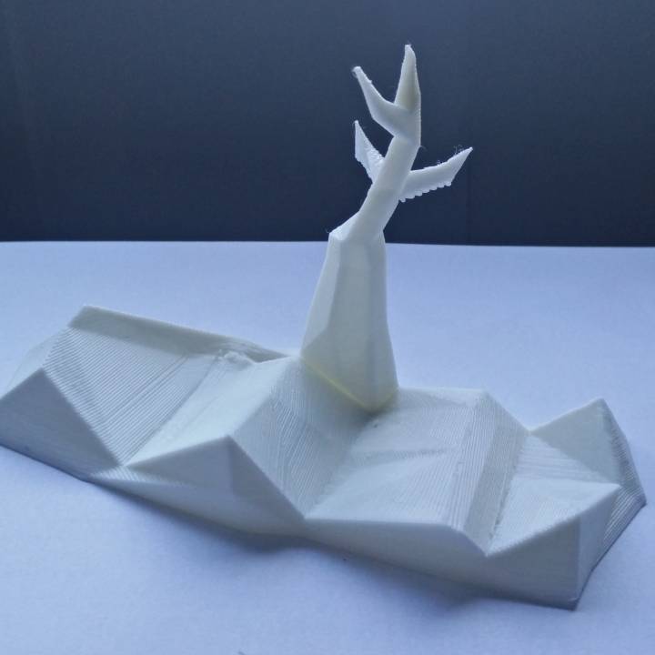 3D Printable Low - poly glasses holder by Pau Martinez