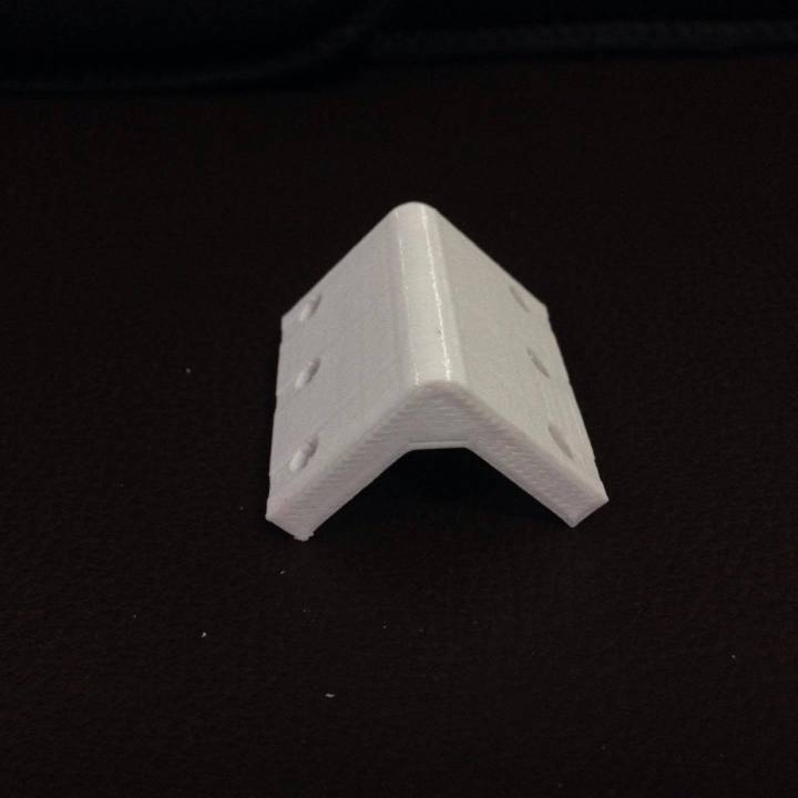 3D Printable Angle bracket by Hector Ramirez