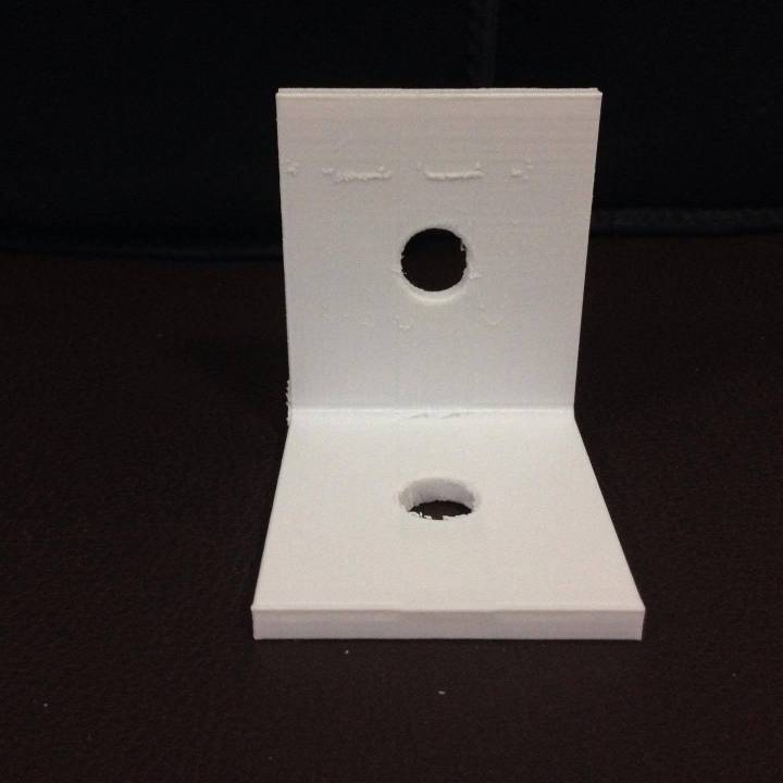 3D Printable Angle bracket by Hector Ramirez