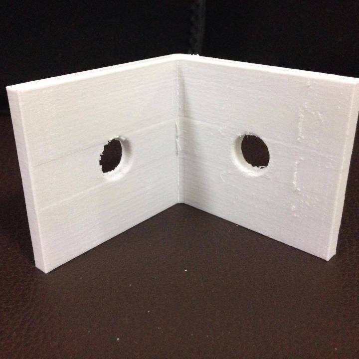 3D Printable Angle bracket by Hector Ramirez