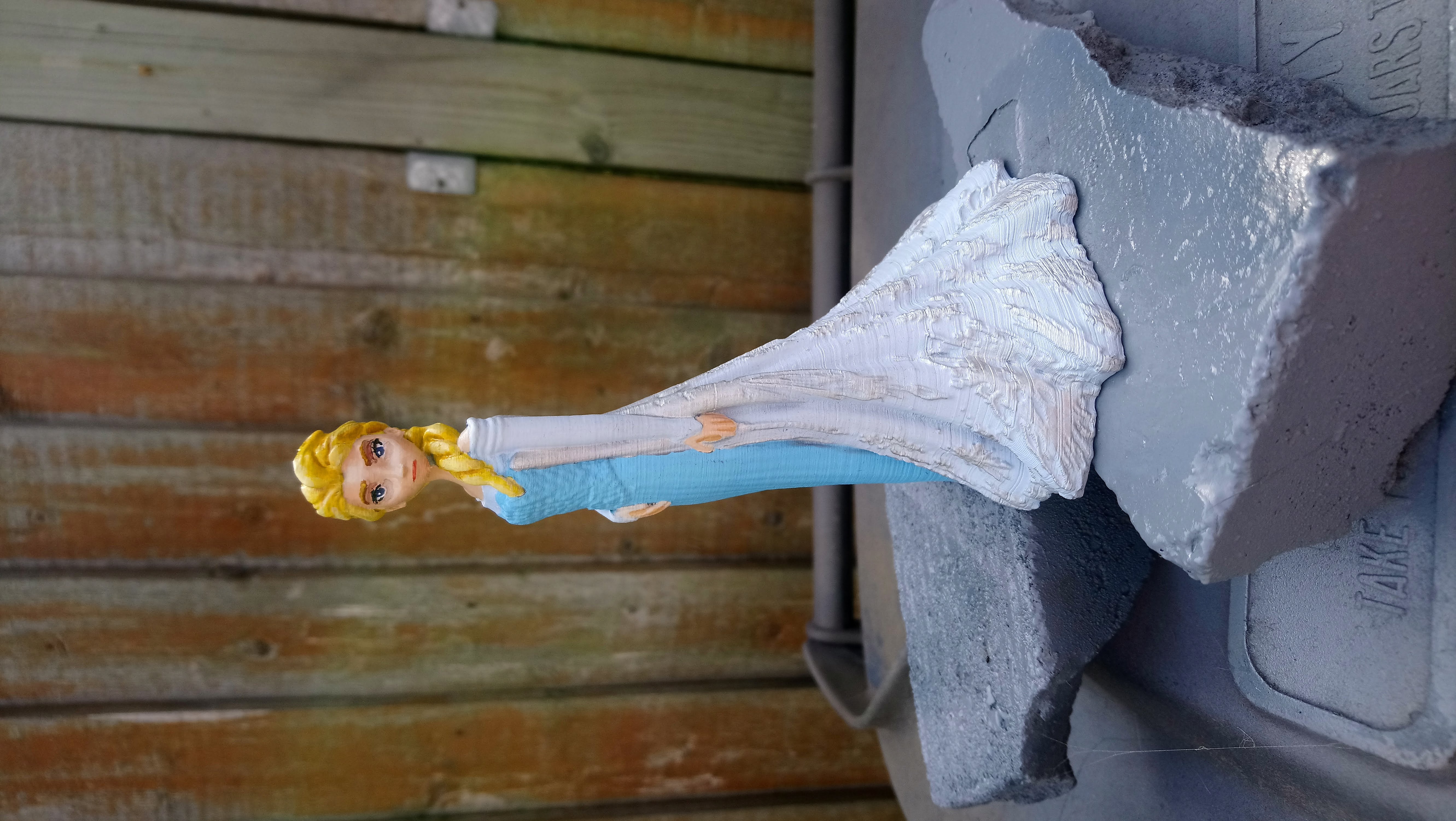 3D Printable Elsa from 2013 Frozen by Tanya Wiesner