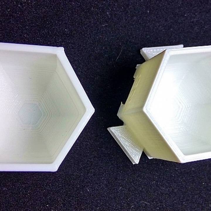 3D Printable Modular Honeycomb by Asraff Amzani