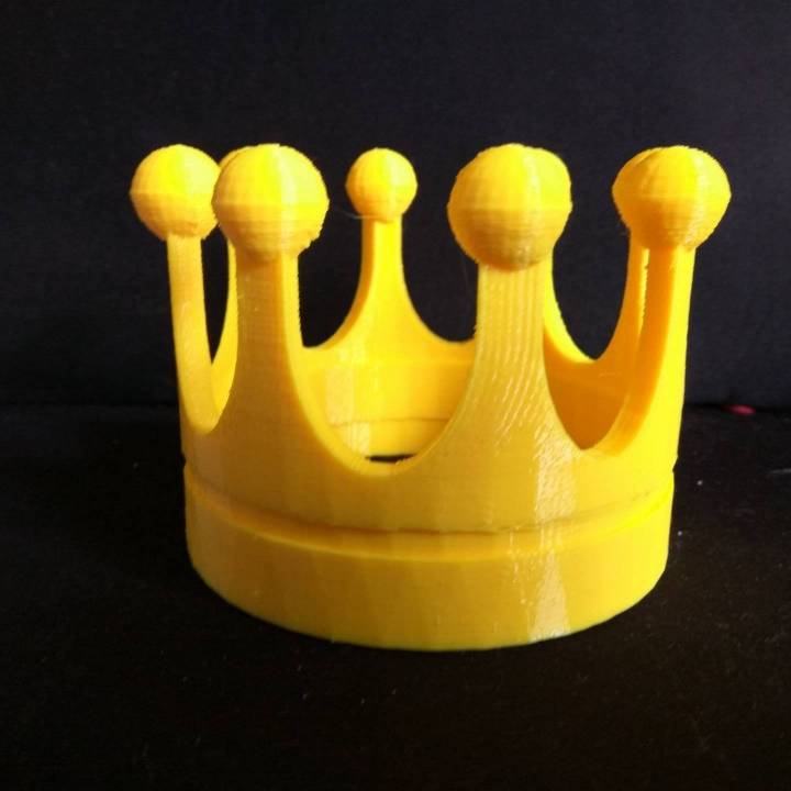 3D Printable Funko crown prop by Gabriel
