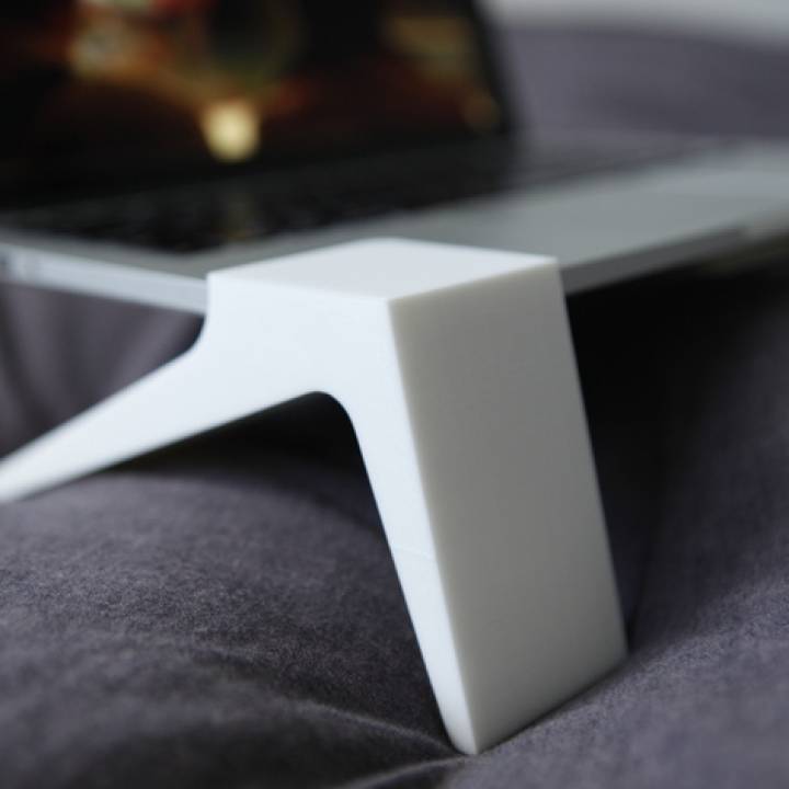 3D Printable Laptop Legs Mac Book by Vyacheslav
