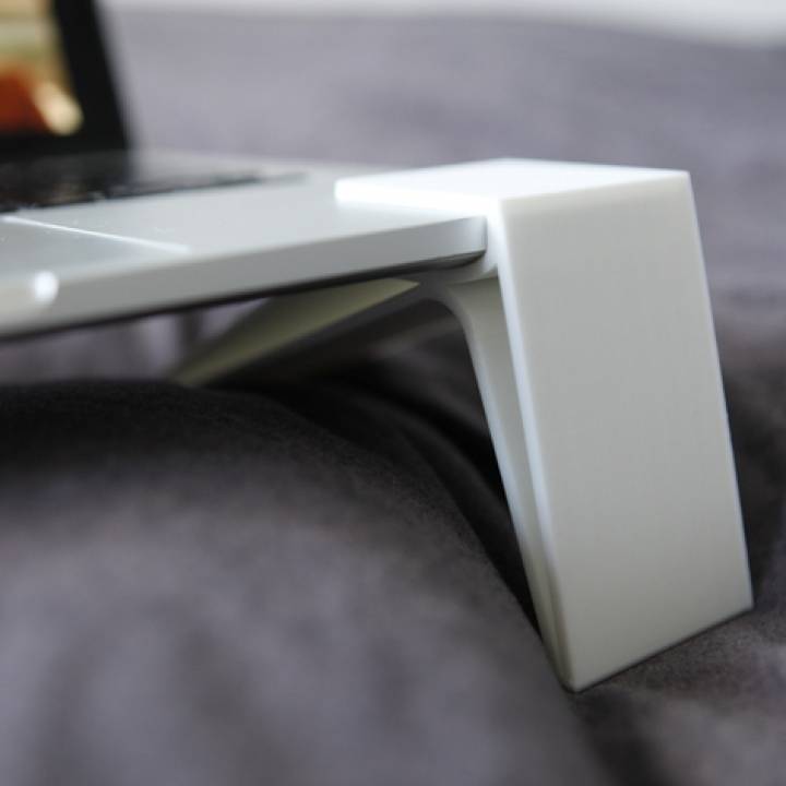3D Printable Laptop Legs Mac Book by Vyacheslav