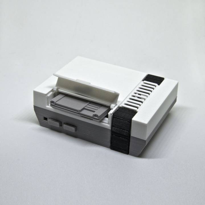 3D Printable tiny nes-raspberry pi 0 case by Frank Noah Ebert