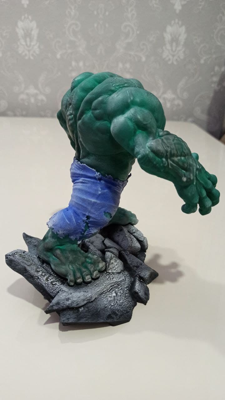 3D Printable Hulk by Tom Davis