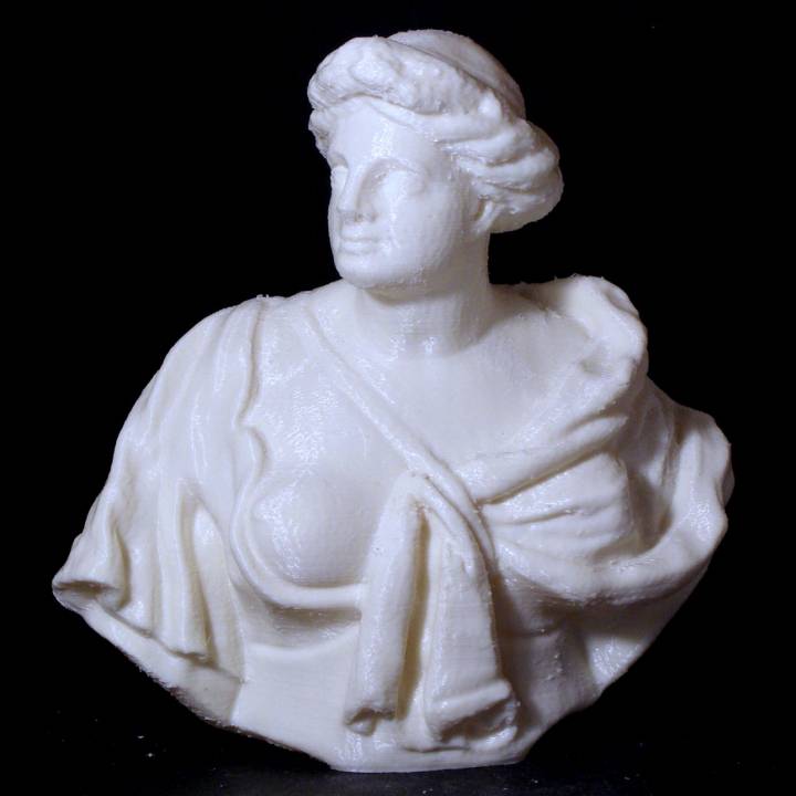 3D Printable Female Deity by Scan The World