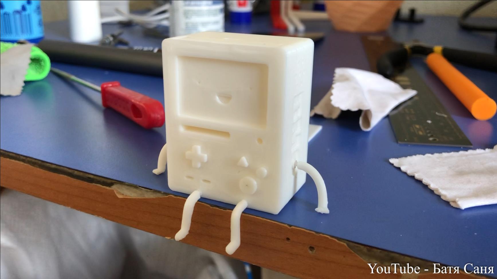 3D Printable Adventure Time BMO -Sitting with faces to change by Oskar ...