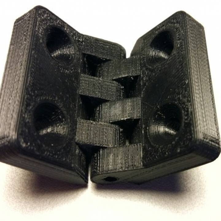 3D Printable Hinge by Airald Marquet