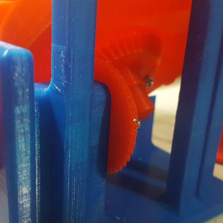 3D Printable Hand Powered Mechanical Canadian Coin Sorter by Norman Chong