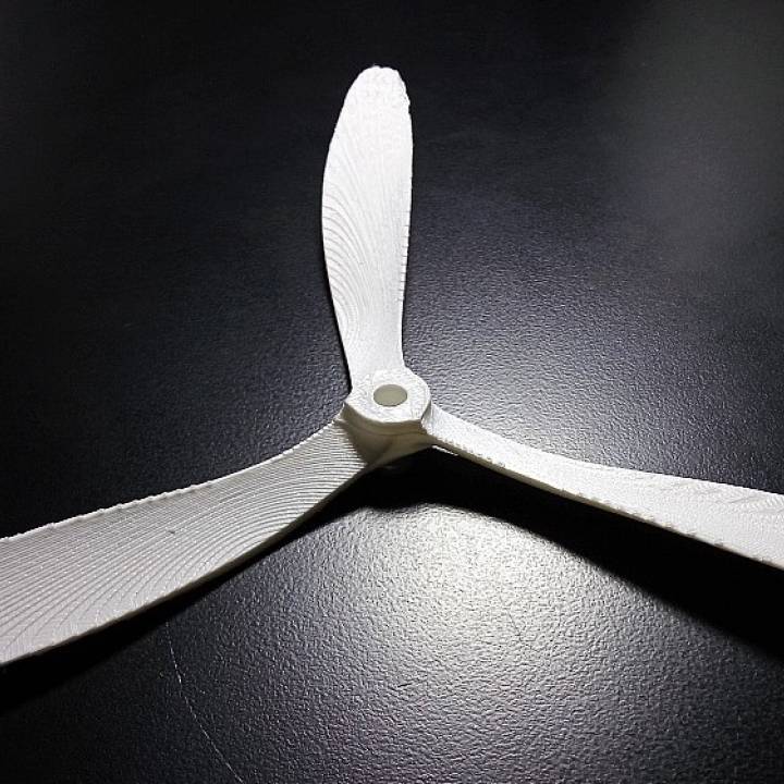 3D Printable Propeller 3 blade 8x4 CW by Jeffrey Sparks